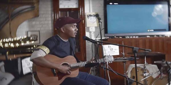 Juke Ross | Taylor Guitars